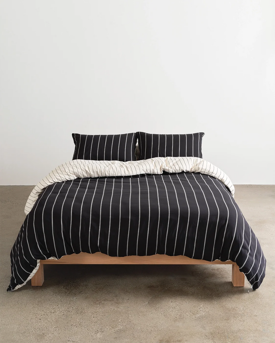 Hommey Quilt Cover Organic Cotton - Ink/Snow – Homeroom Design
